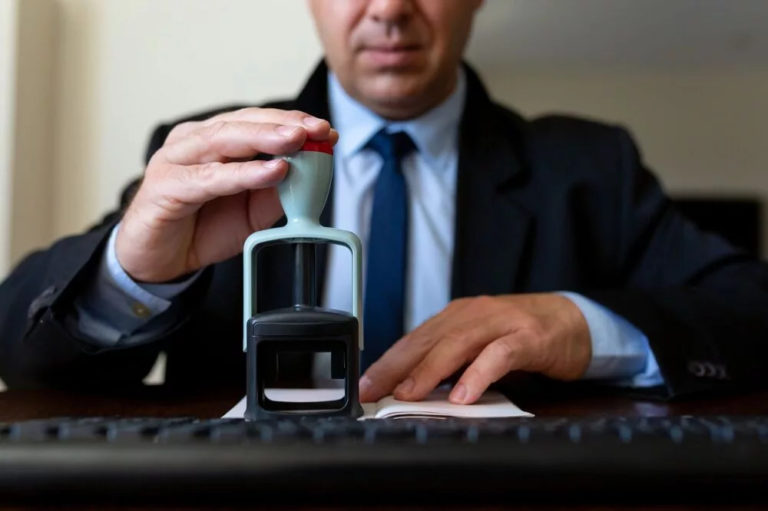 Electronic notary seal - secure and convenient creation of online seals